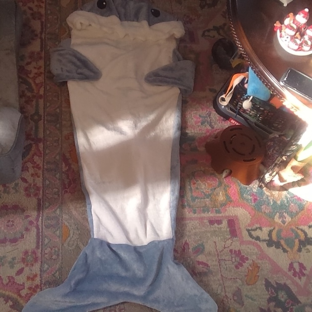 Full Body Shark Blanket - Gem